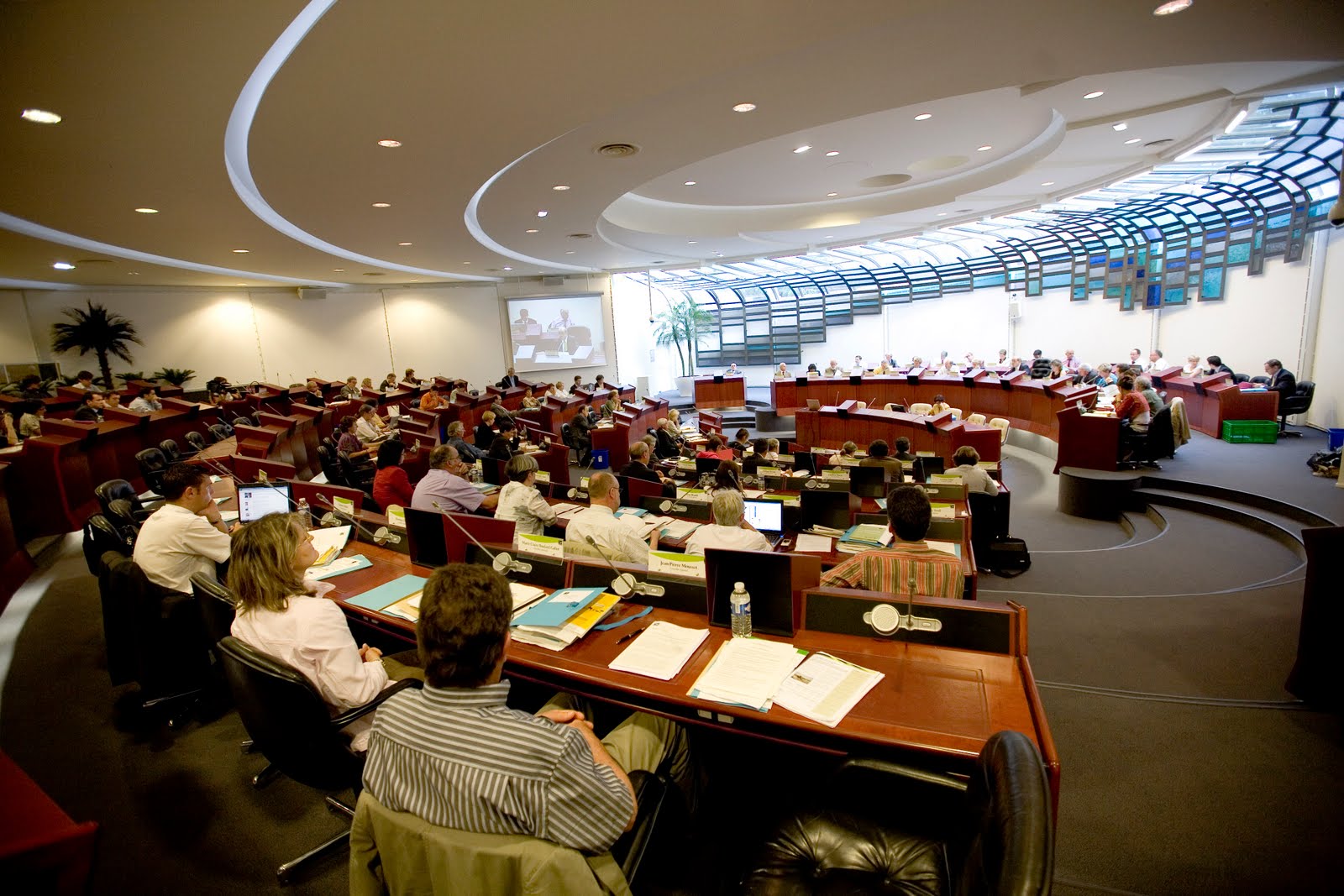 Le Conseil Régional de Bretagne administrative a voté un vœu pour la ...